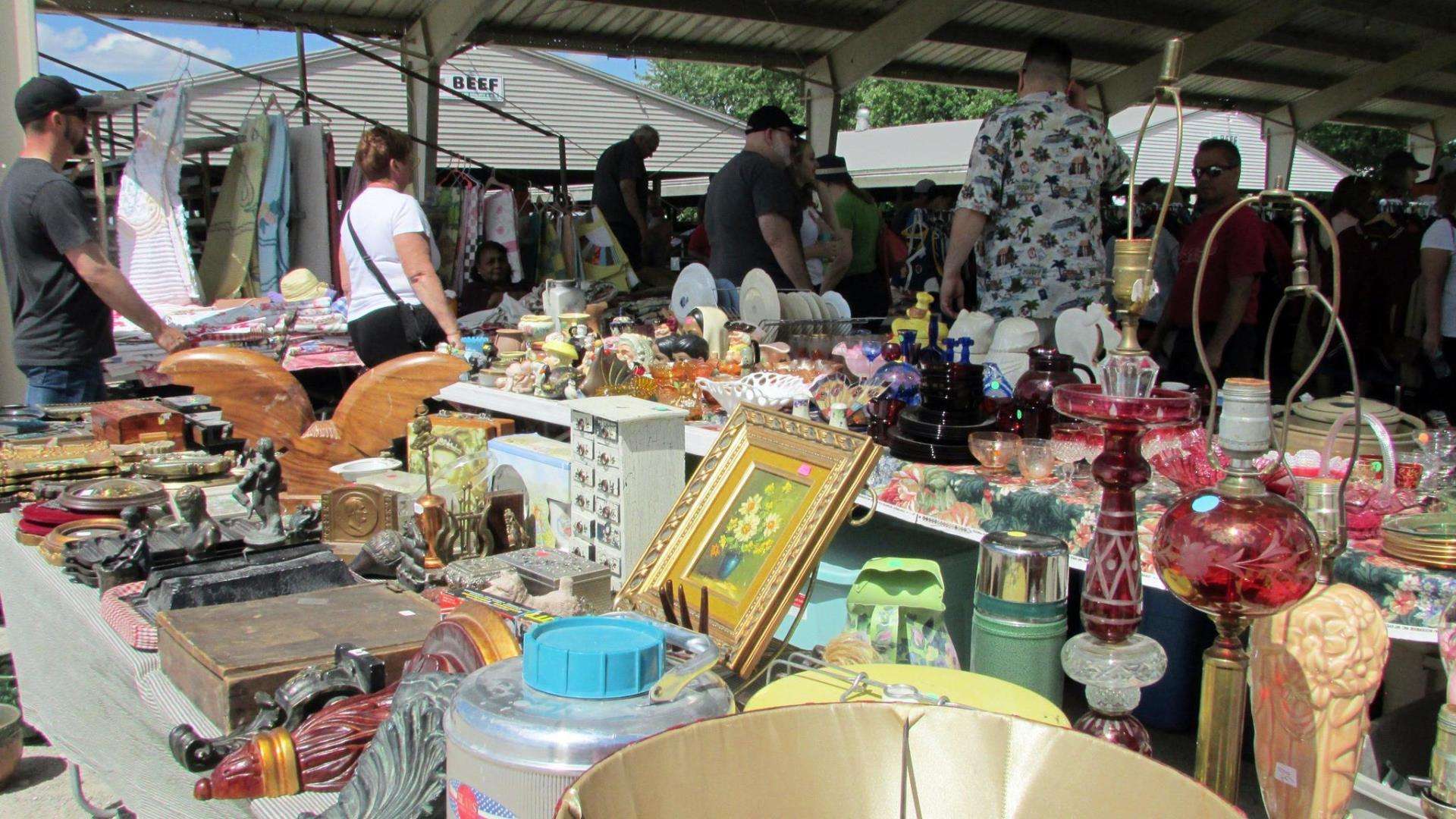 kane county flea market 2026 schedule